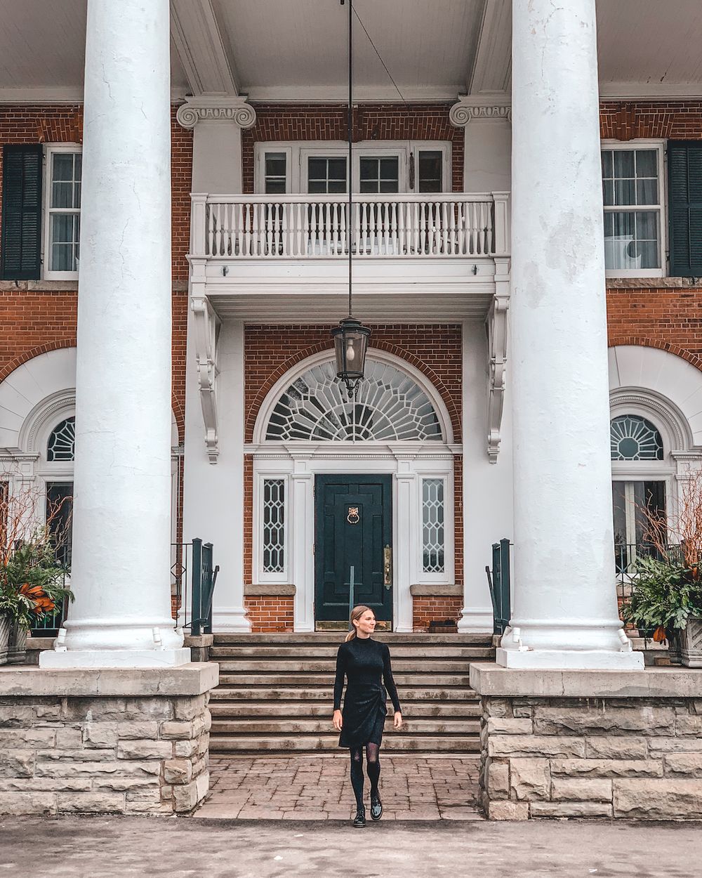 9 Best Couples Getaways in Ontario (Romantic Date Ideas)