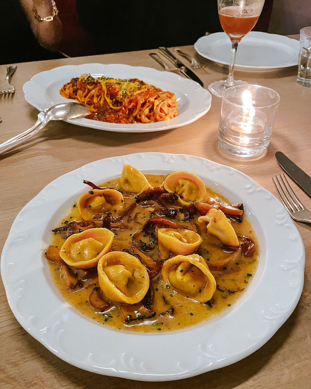 9 Best Couples Getaways in Ontario (Romantic Date Ideas)