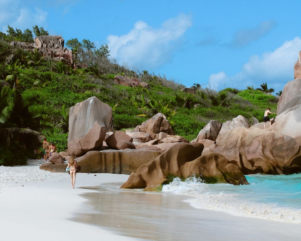 5 Best Beaches on La Digue you have to see