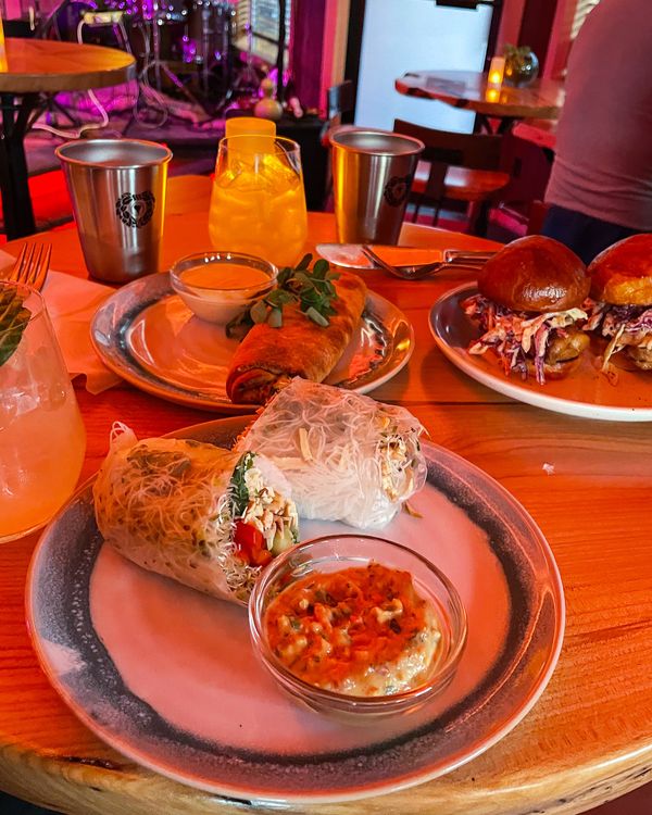 25 Unique Restaurants on Salt Spring Island (Local's Guide)